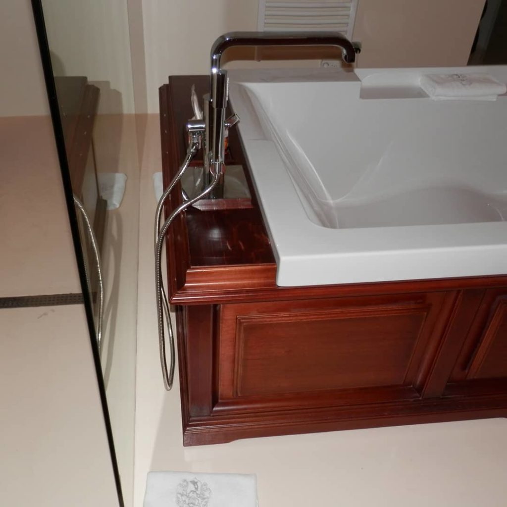 Wooden Cladding of Bath by WOODMAN | WOODMAN.PT